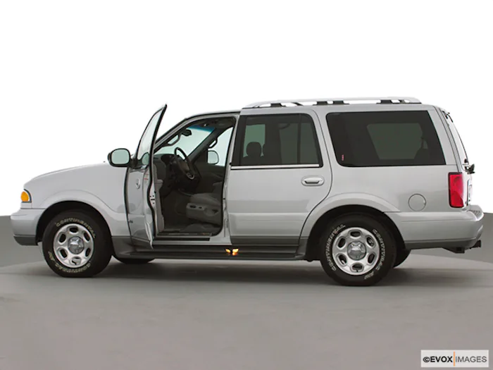 2002 Lincoln Navigator Review, Pricing, and Specs | CARFAX