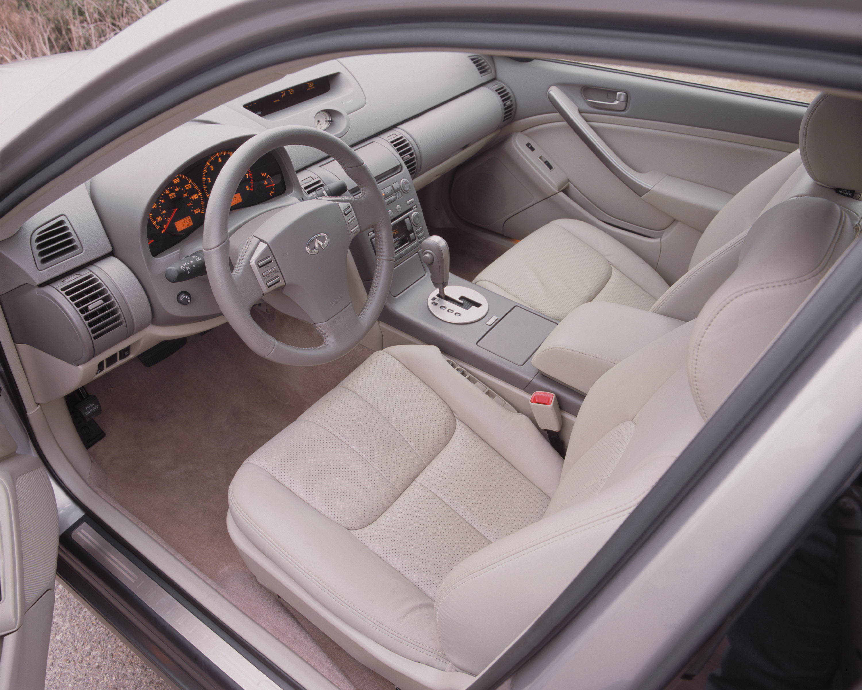 2004 Infiniti G35 Coupe Interior