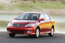 2004 Toyota Corolla Review, Pricing, and Specs | CARFAX