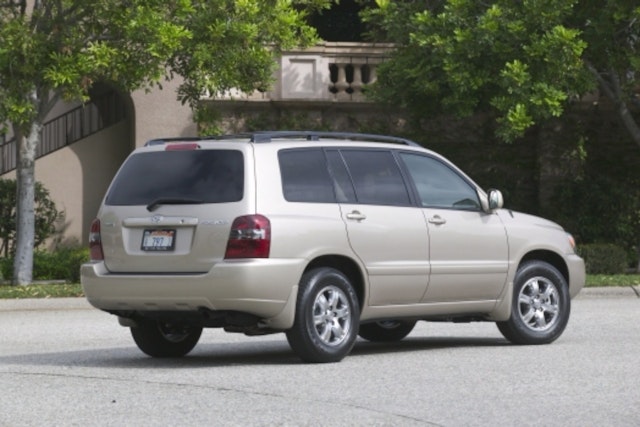 2004 Toyota Highlander Review | CARFAX Vehicle Research