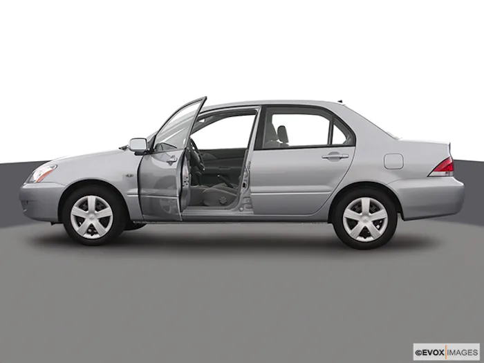 2005 Mitsubishi Lancer Review, Pricing, and Specs | CARFAX