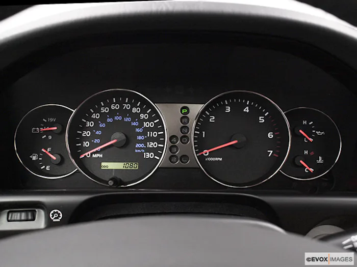 2005 Toyota Land Cruiser Review, Pricing, and Specs | CARFAX