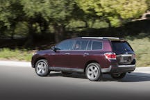 2012 Toyota Highlander Review, Pricing, and Specs | CARFAX