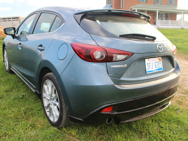 2015 Mazda Mazda3 Review | CARFAX Vehicle Research