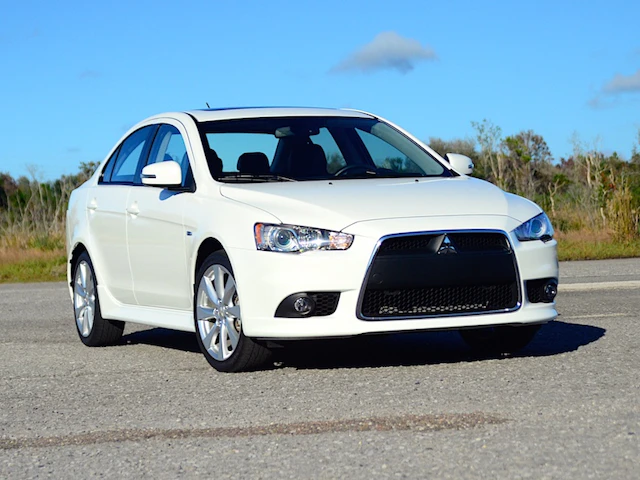 2015 Mitsubishi Lancer Review | CARFAX Vehicle Research