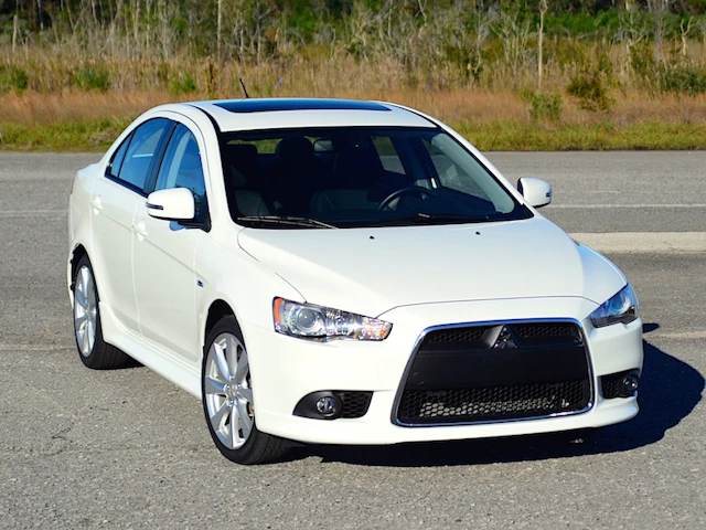 2015 Mitsubishi Lancer Review | CARFAX Vehicle Research