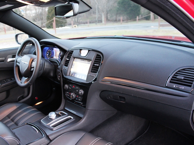 2016 Chrysler 300 Review, Pricing, and Specs | CARFAX
