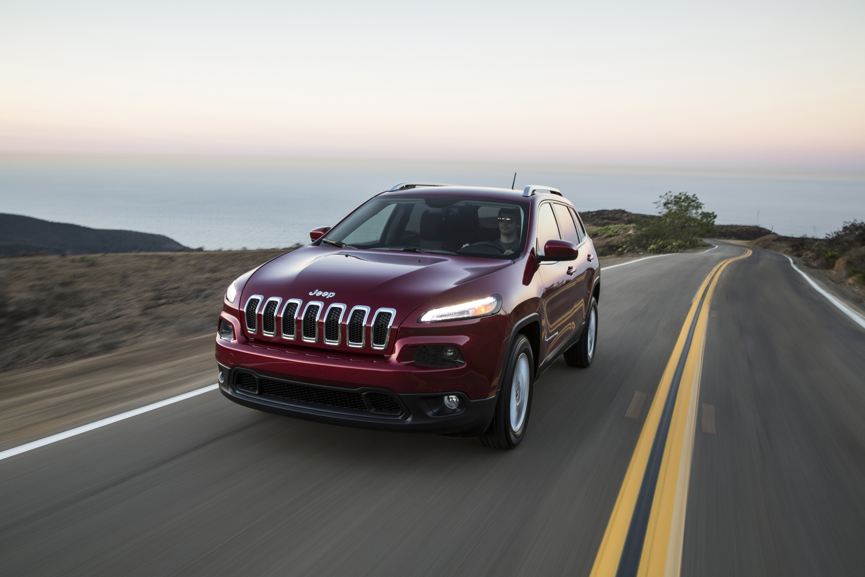 2016 Jeep Cherokee Review, Pricing, and Specs | CARFAX