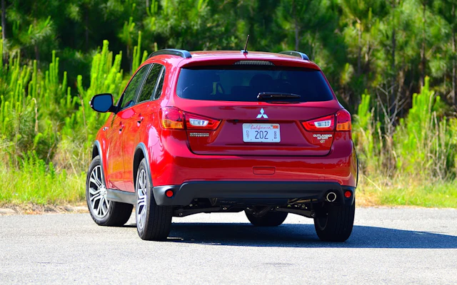 2016 Mitsubishi Outlander Sport Review | CARFAX Vehicle Research