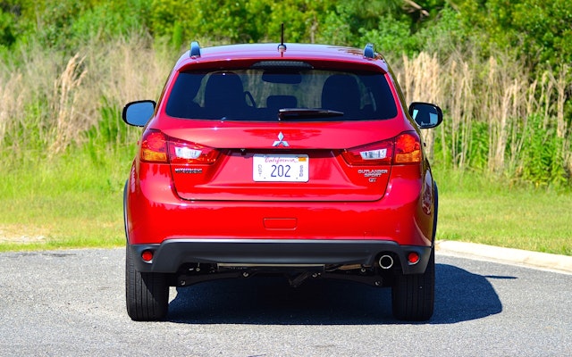 2016 Mitsubishi Outlander Sport Review | CARFAX Vehicle Research