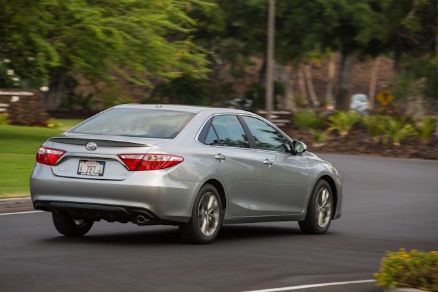 2016 Toyota Camry Review | CARFAX Vehicle Research