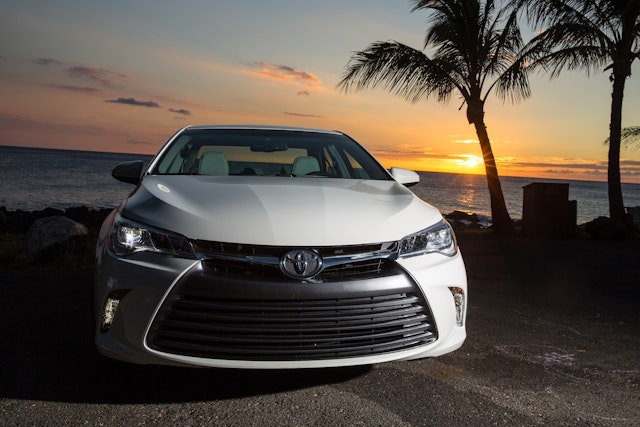 2016 Toyota Camry Review | CARFAX Vehicle Research