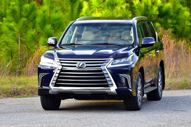 2017 Lexus LX Review | CARFAX Vehicle Research