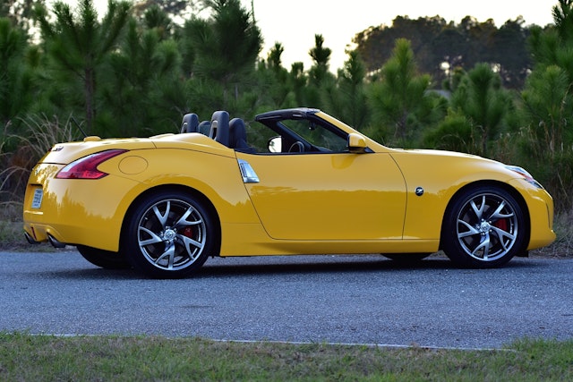 2017 Nissan Z Review | CARFAX Vehicle Research