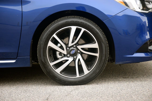 2017 Subaru Legacy Review | CARFAX Vehicle Research