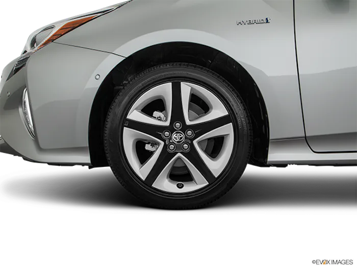 2018 Toyota Prius Review, Pricing, and Specs | CARFAX