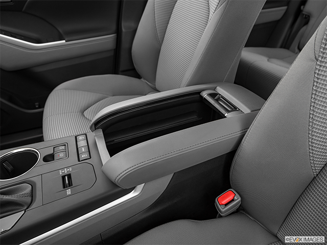 2022 Toyota Highlander Seating